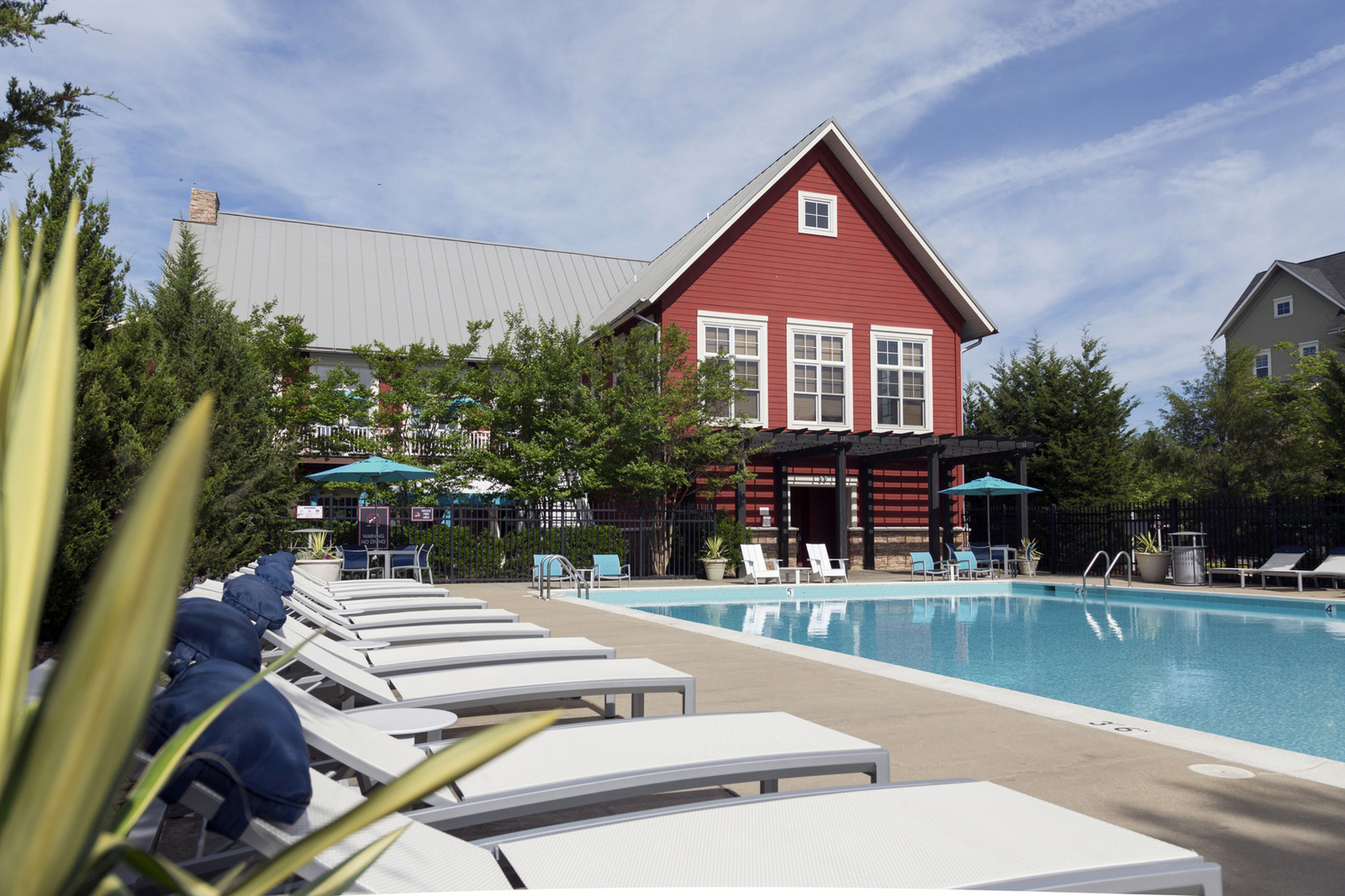 Local & Apartment Amenities | Apartments in Ashburn, VA.